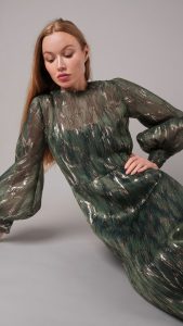 The Harper Plisse Dress Free Sewing Pattern | Mood Sewciety