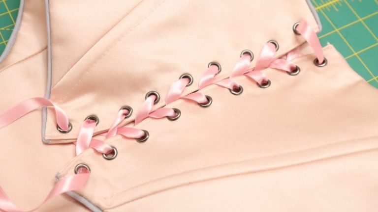 Avignon Corset Free Sewing Pattern - Mood Fabrics Blog