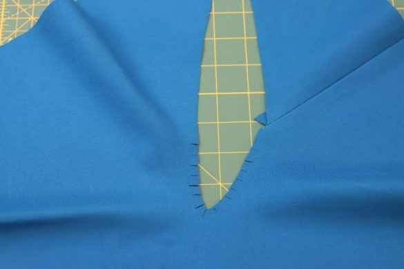 Topeka Keyhole Dress Free Sewing Pattern | Mood Fabrics