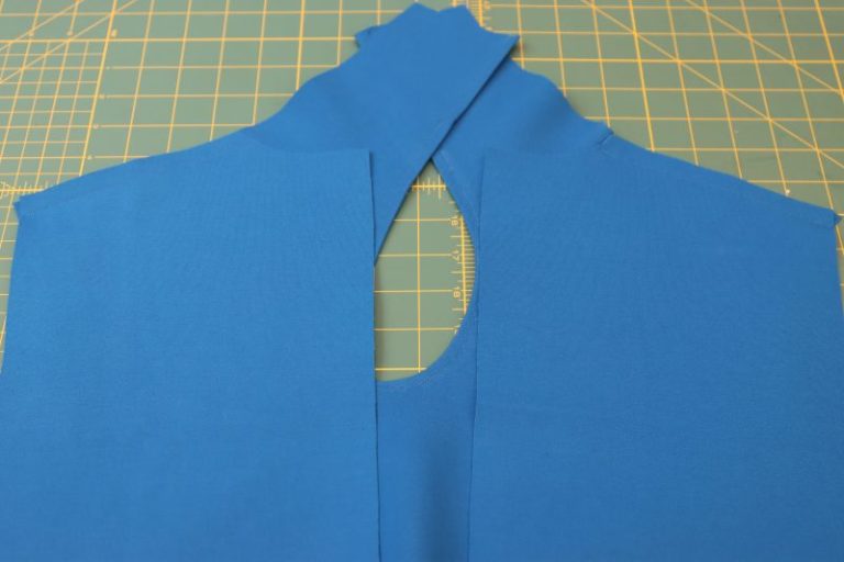 Topeka Keyhole Dress Free Sewing Pattern | Mood Fabrics