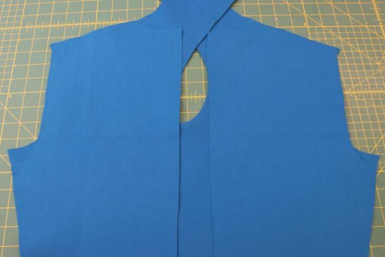 Topeka Keyhole Dress Free Sewing Pattern | Mood Fabrics