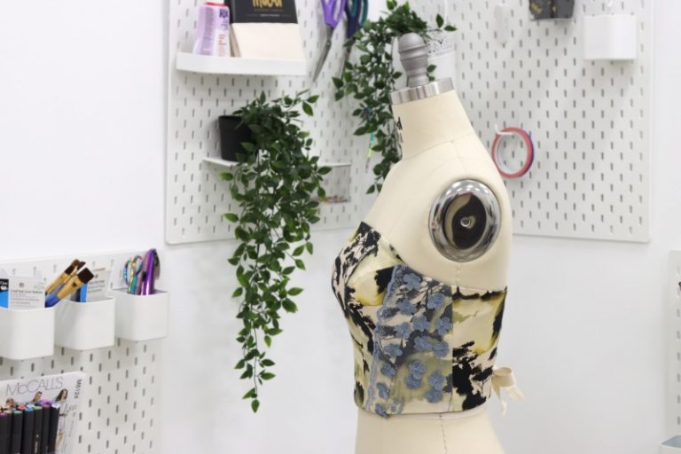 Helen Castillo x Mood Fabrics Corset - Free Sewing Pattern | Mood Sewciety